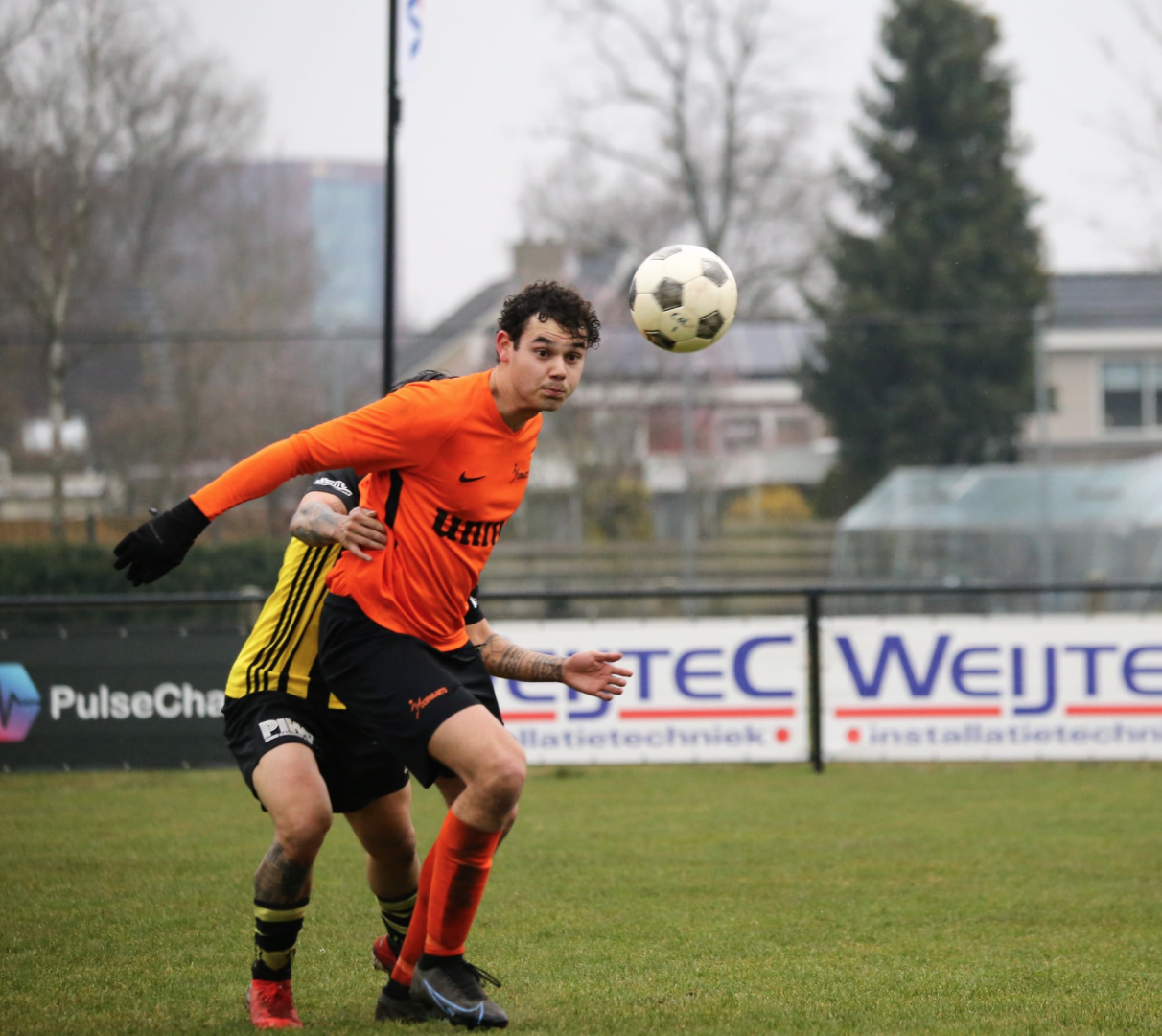 Voorwaarts 1 - Suryoye 1 4-1 - Voetbal