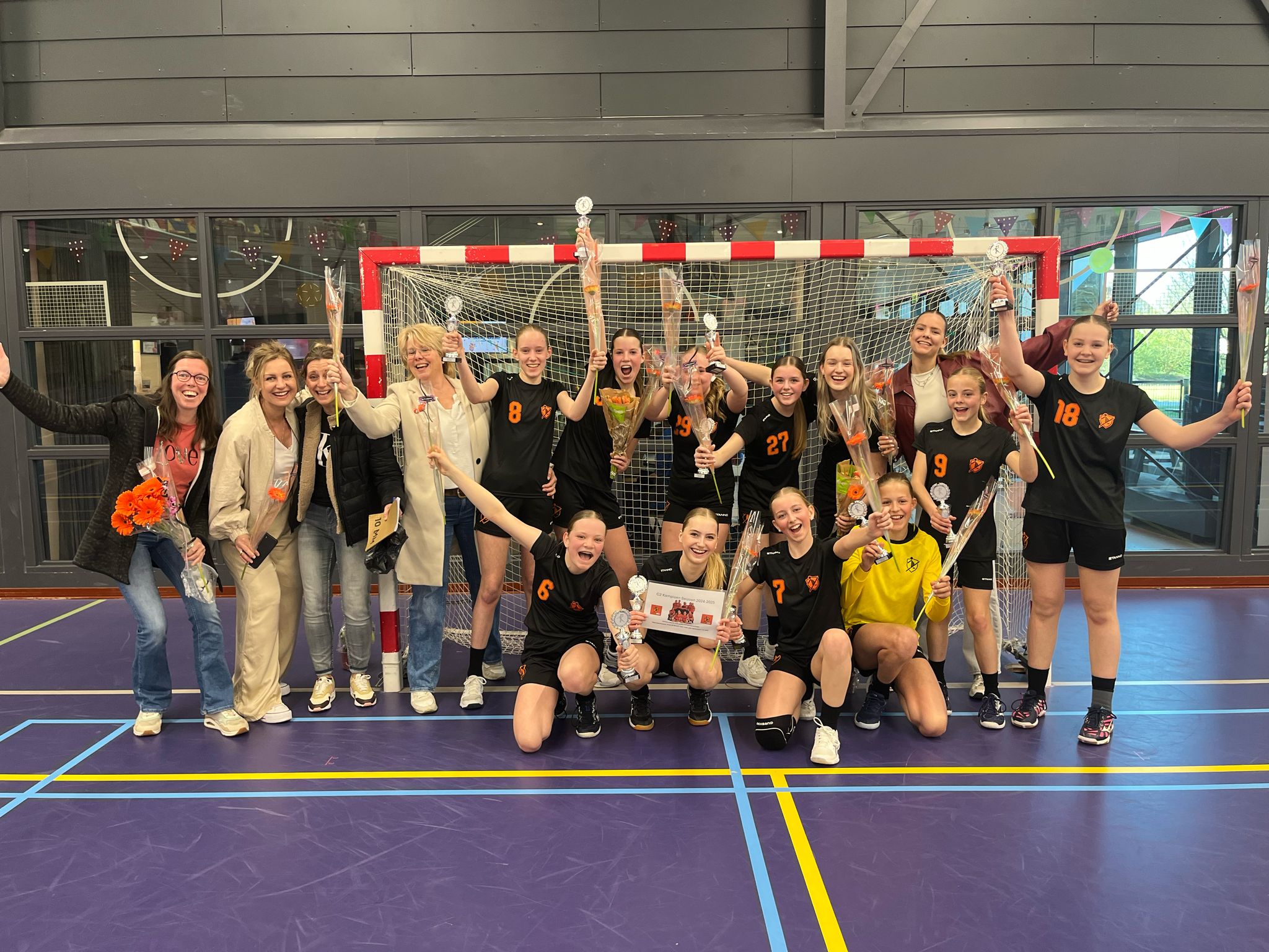 Kampioenen zaalseizoen 2024-2025! - Handbal